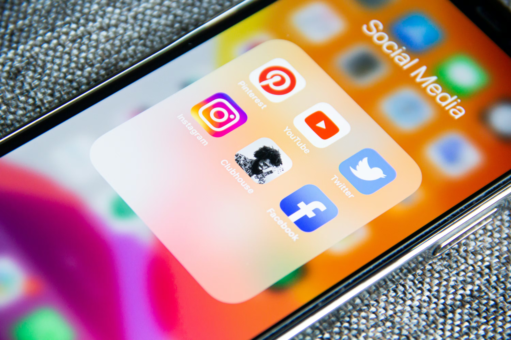 United Kingdom Pushes for Stronger Controls on Endless Social Media ...